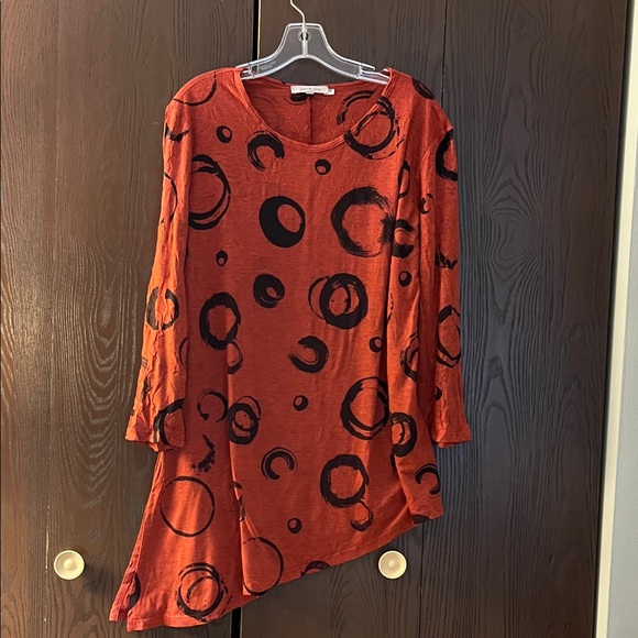 Jess & Jane | Tops | Jess Jane Long Sleeved Burnt Orange And Black Top ...